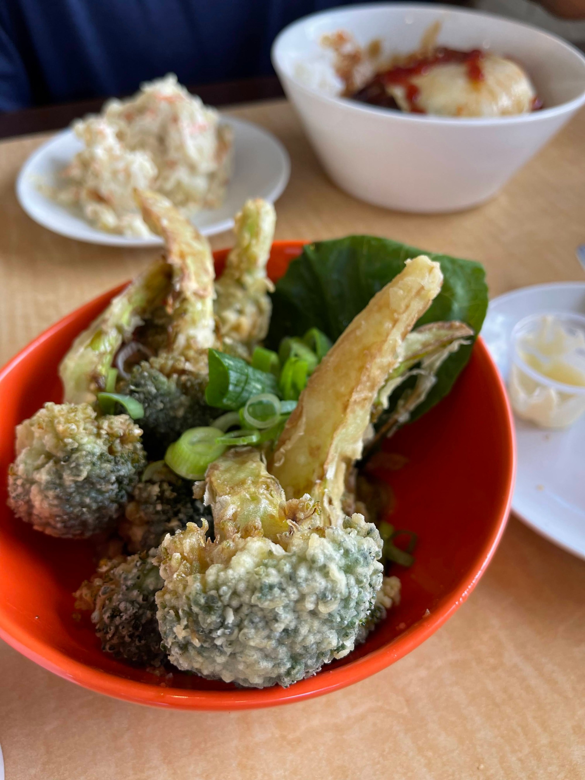 K & J Tire Center and White Guava Cafe – Living Hilo Style