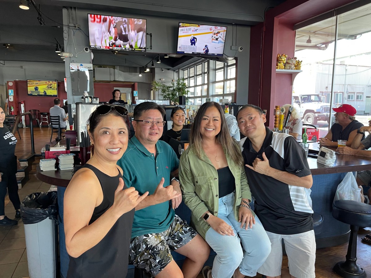 Cronie’s Bar and Grill – Living Hilo Style